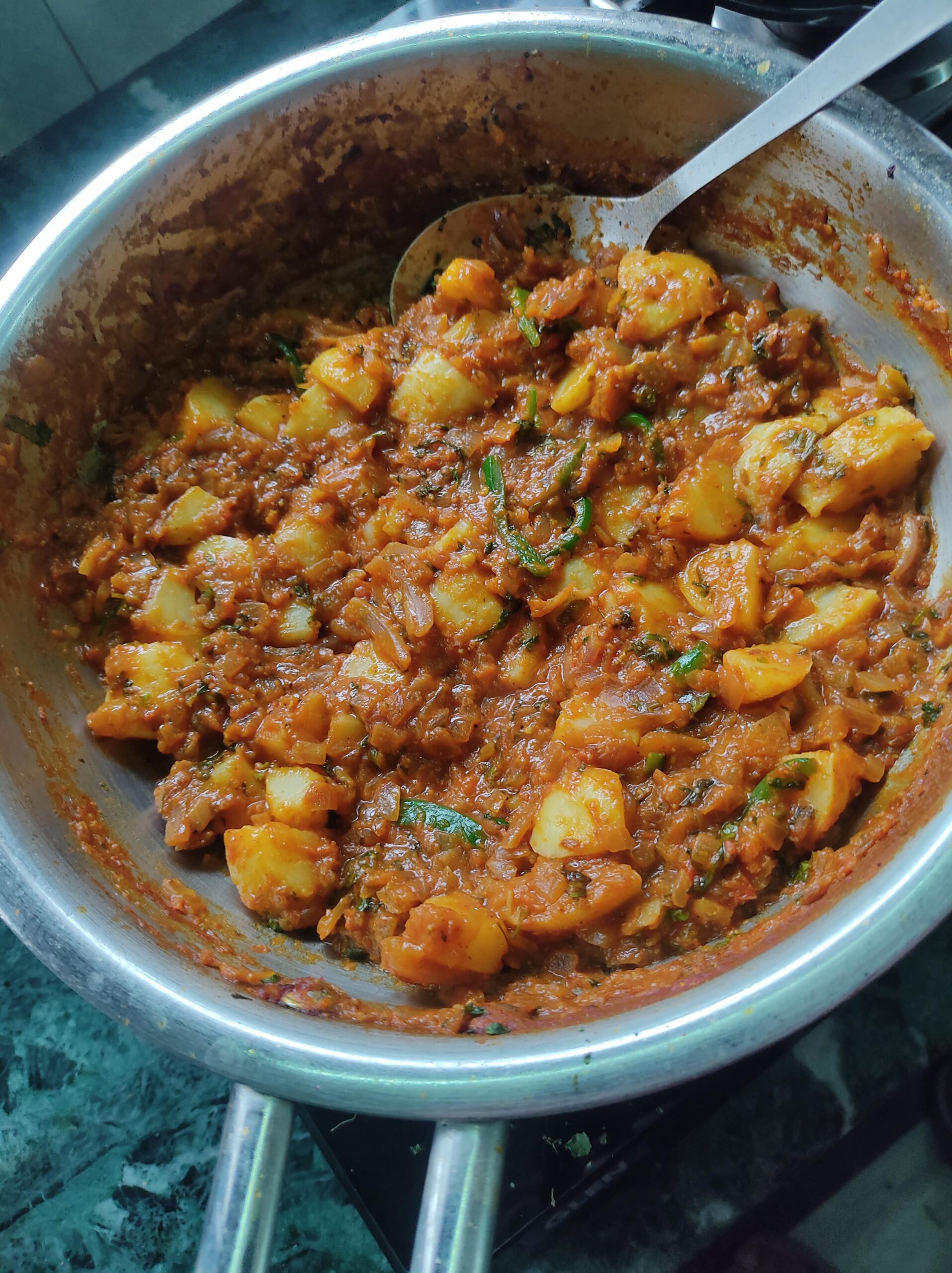 Aloo Bhuna (Potato Bhuna Recipe) - Tripping on Earth